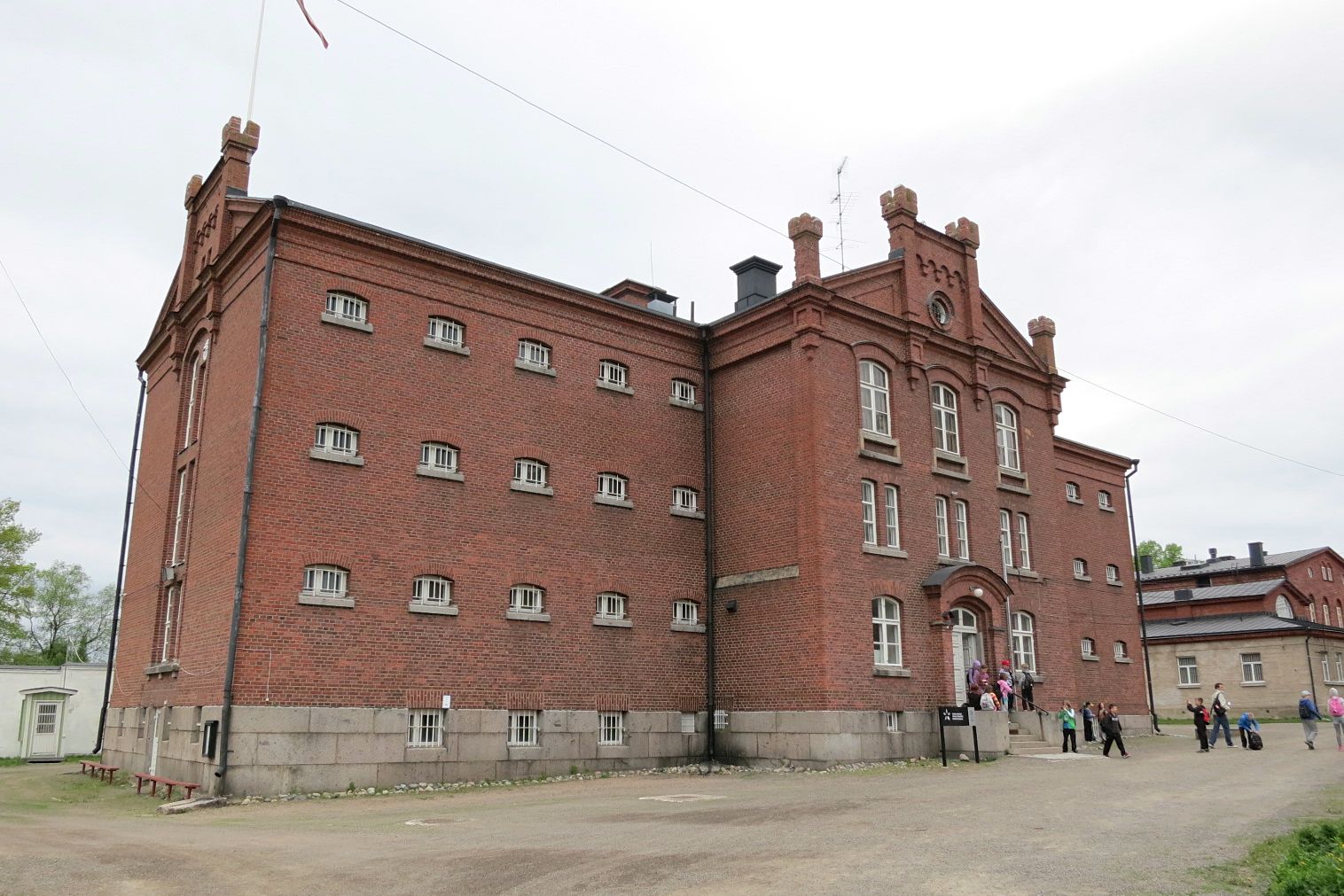 A Taste of Finnish Prison Life – Where Jasz Explores