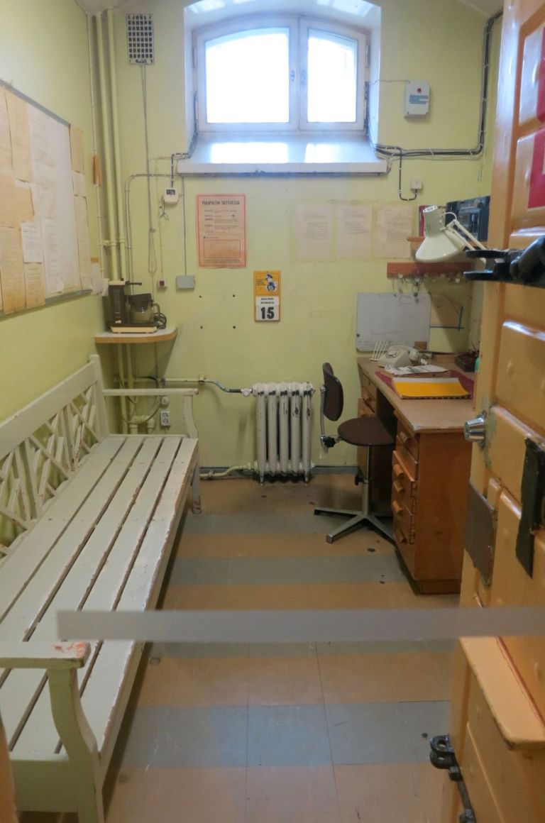 A Taste of Finnish Prison Life – Where Jasz Explores