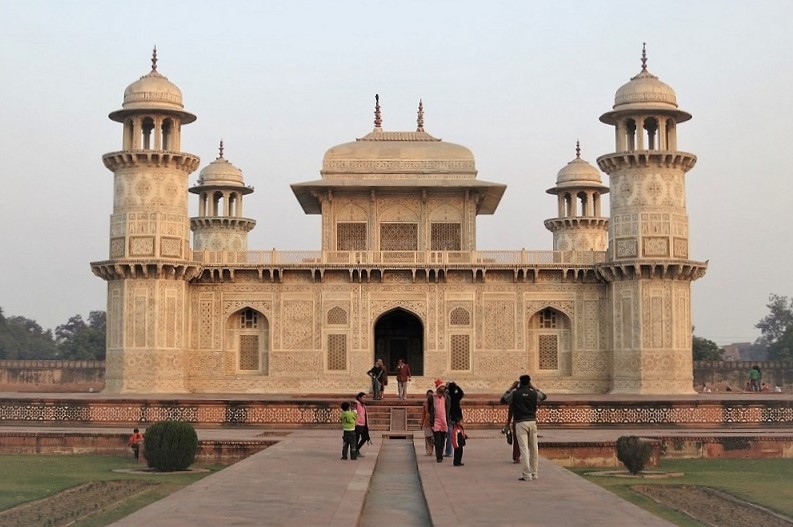 A Glimpse into Agra Monuments – Where Jasz Explores